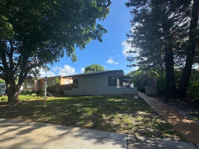 1927 Funston St, Hollywood, FL 33020