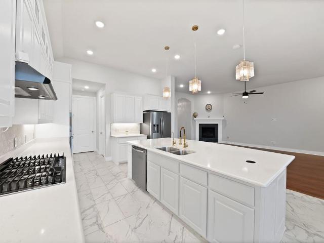 1927 Holly Oak Way