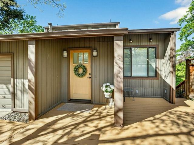 1927 Tamarack Pl, Ashland, OR 97520