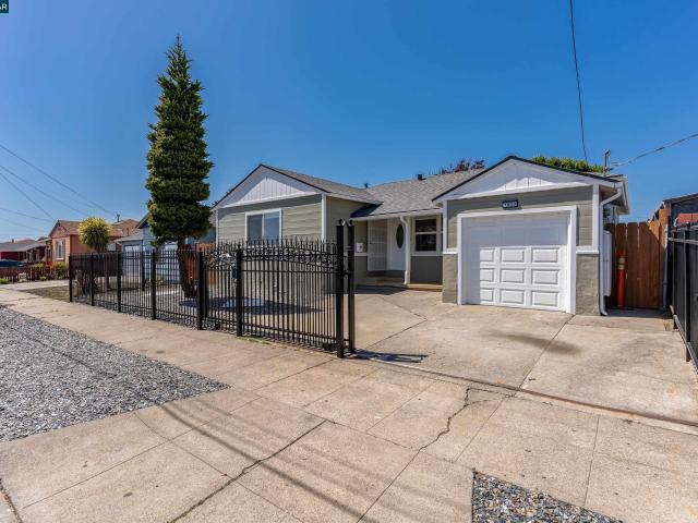 1927 Visalia Ave