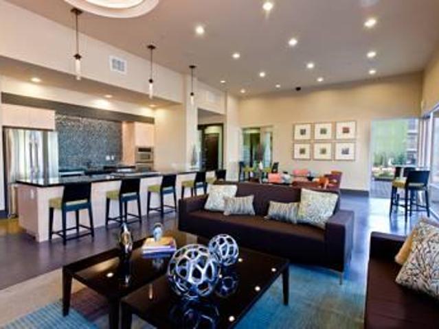 $1927 / 1br 680ft² CitySouth 1 bedroom with extra storage and carport included