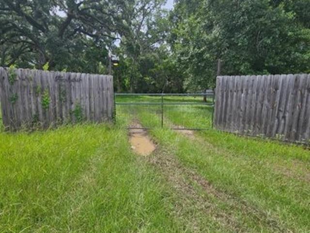 19280 Highway 35, Sweeny, TX 77480