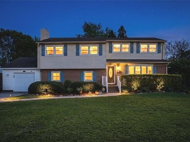 1928 Charla Lee Ln, Virginia Beach, VA 23455