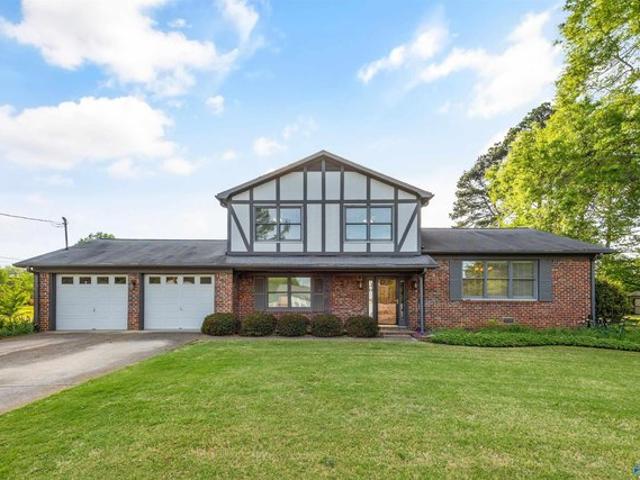 1928 Edenton Dr SW, Huntsville, AL 35803