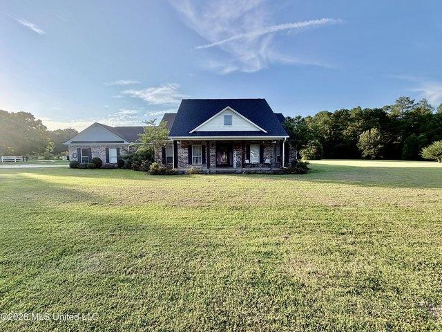 1928 Kennedy Ln, Moss Point, MS 39562