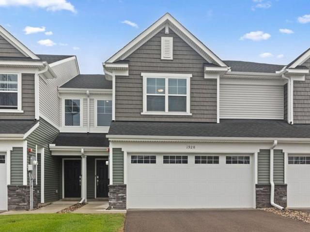 1928 Tyrone Dr, Shakopee, MN 55379