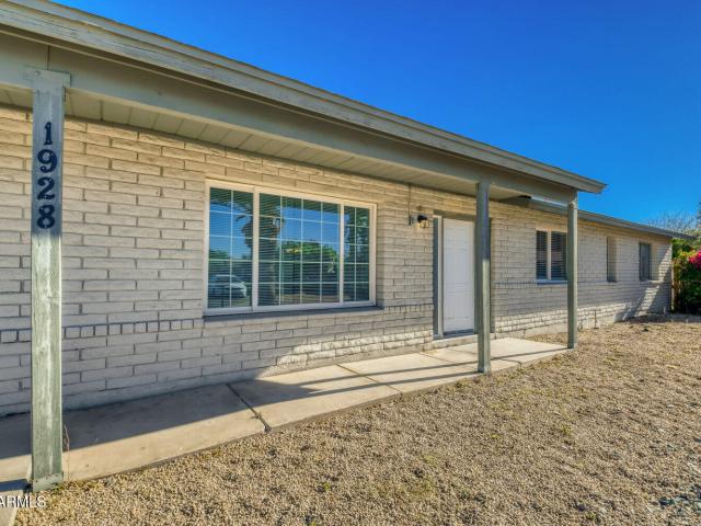 1928 w kristal way