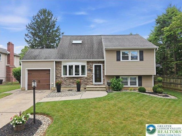 1928 Woodbury Rd, Bethlehem, PA 18017