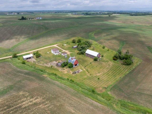 1928 180th St, Lowden, IA 52255