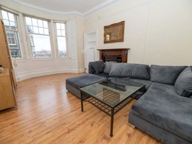1928L Great Junction Street, Edinburgh, EH6 5LJ