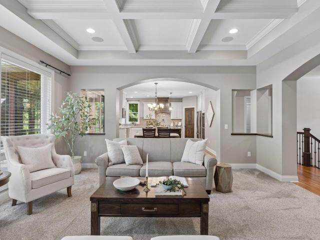 19290 Meadowridge Trail N