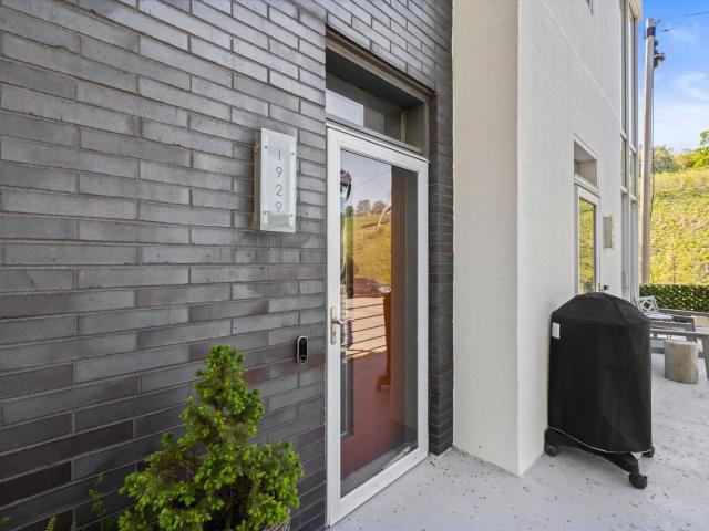 1929 N Pierce St, Unit 15