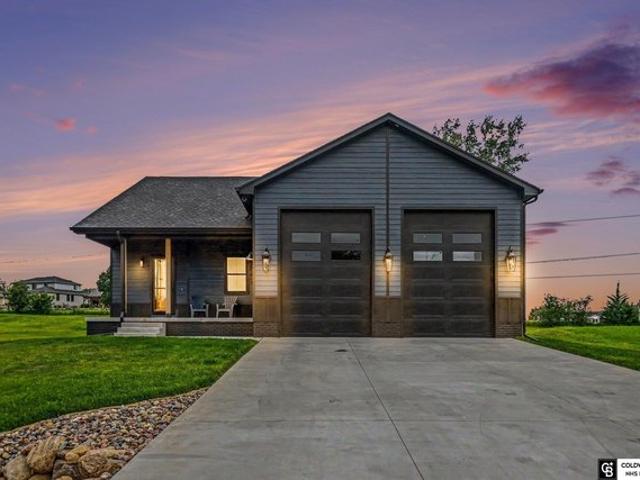 1929 Beaver Lake Blvd, Plattsmouth, NE 68048