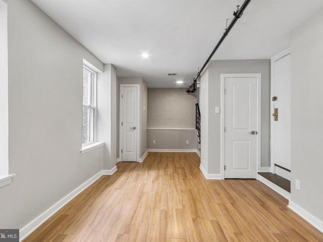 1929 Christian Street # 31