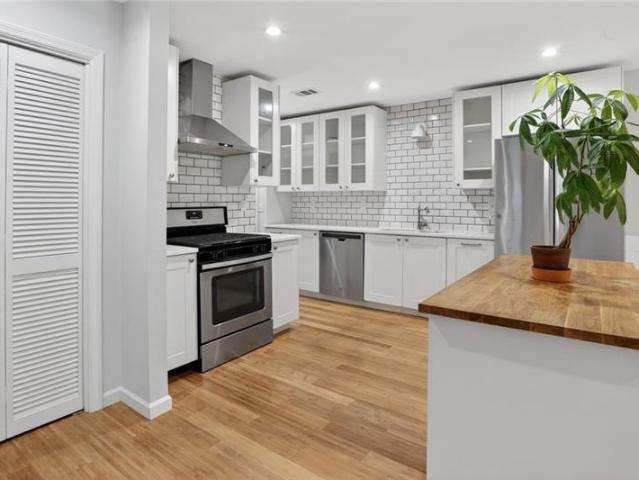 1929 Cooper Landing Drive SE
