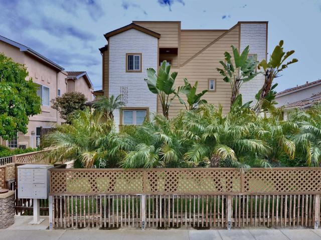 1929 Felspar St, San Diego, CA 92109 | MLS #250025