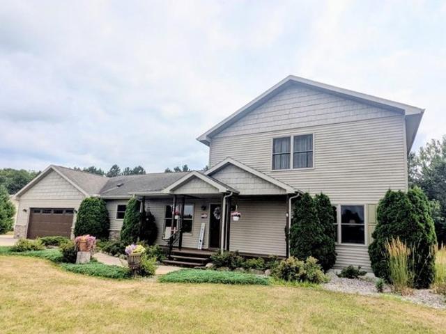 1929 Lakes Edge Ln, Friendship, WI 53934