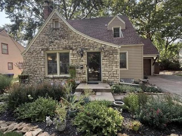 1929 SW Webster Ave, Topeka, KS 66604