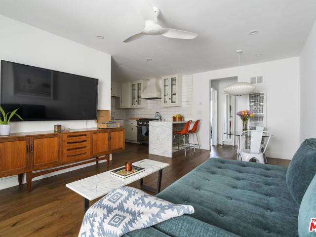 1929 Tamarind Avenue 8