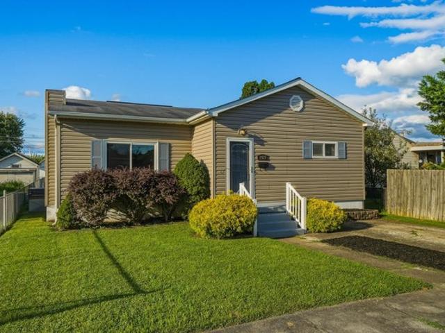 1929 Walnut St, Kenova, WV 25530