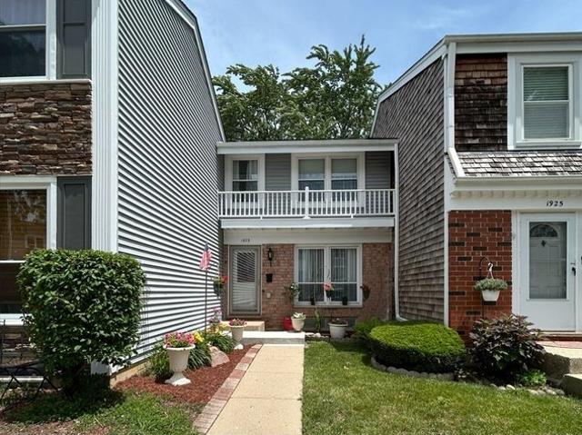 1929 Whitingham Ln, Hoffman Estates, IL 60169