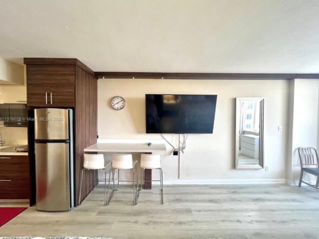 19201 Collins Ave #807, Sunny Isles Beach, FL 33160