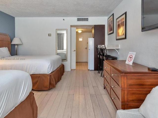 19201 Collins Ave #105, Sunny Isles Beach, FL 33160