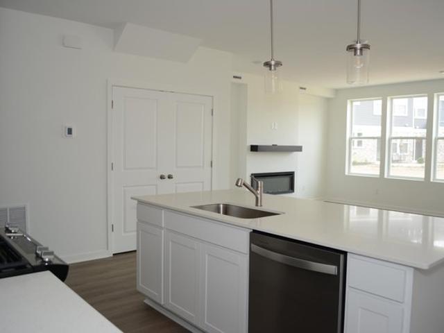 19204 Goldenrod Trl, Corcoran, MN 55340