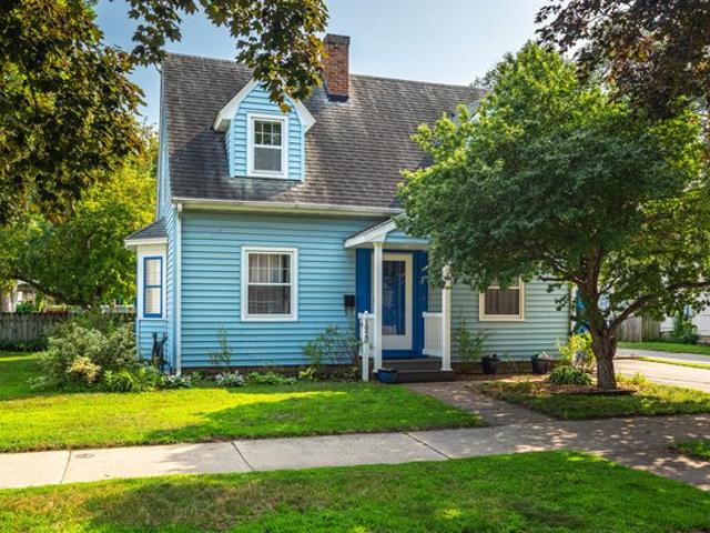 1920 Madison St, La Crosse, WI 54601