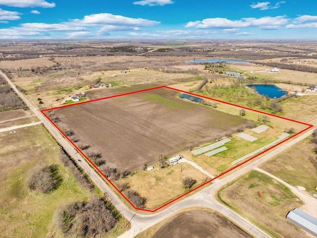 1920 Mosley Rd, Ennis, TX 75119