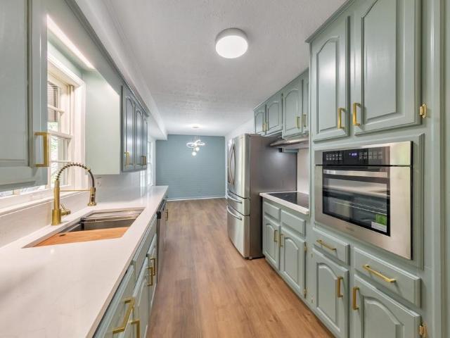 1920 Mozelle Drive