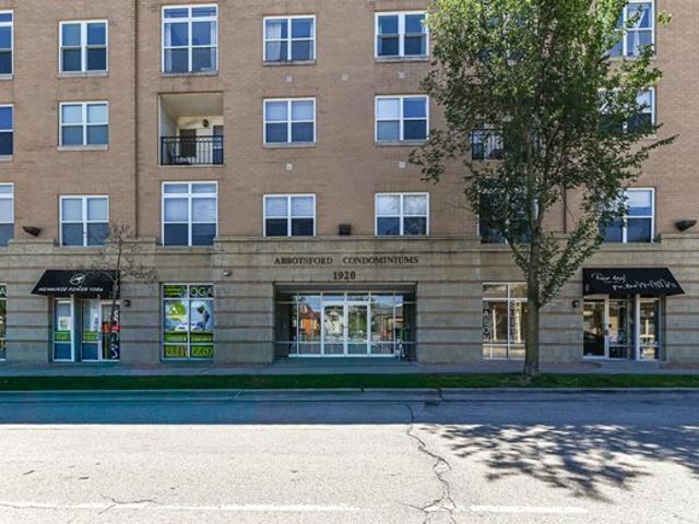 1920 N Farwell Ave Apt 404, Milwaukee, WI 53202