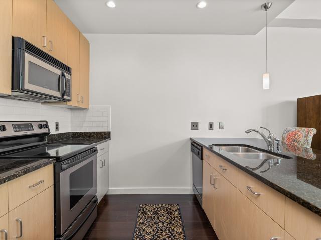 1920 Adelicia St # 305