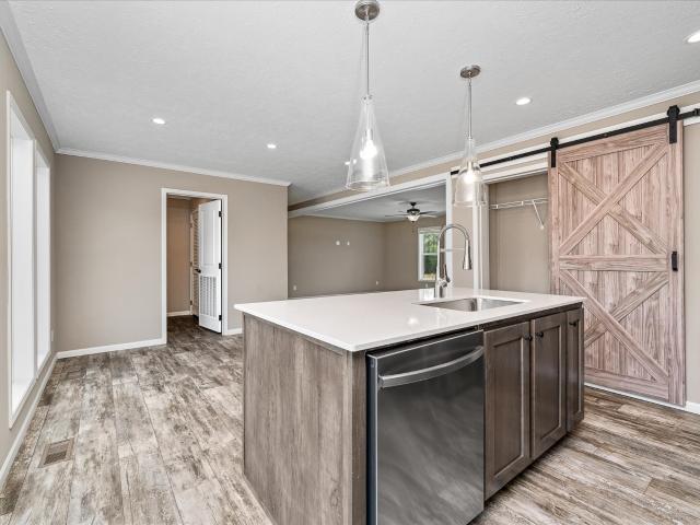 1920 Anna Maria Ln