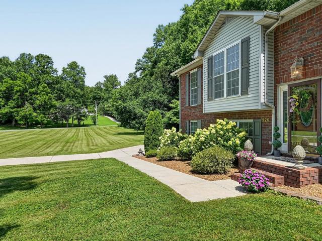 1920 Bay View Dr