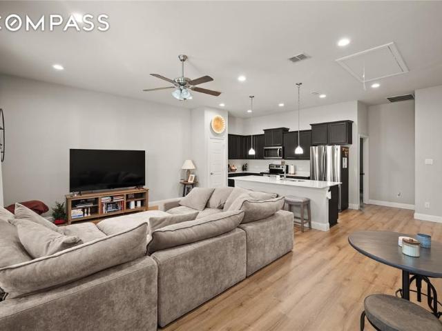 1920 Bel Air Dr, Arlington, TX