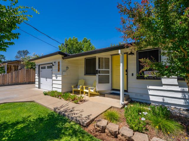 1920 Carleton Street