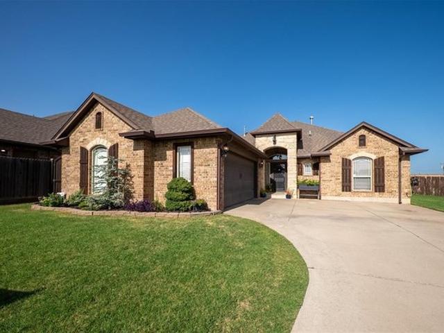 1920 Evans Ct, Moore, OK 73160