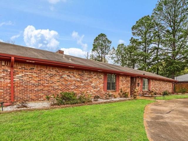 1920 E Tudor St, Paris, TX 75460