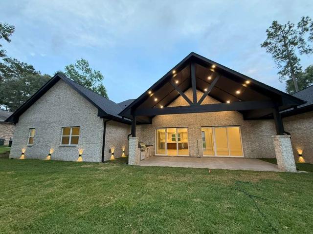1920 Foxbriar Drive