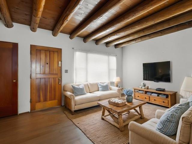 1920 Hopi Rd, Santa Fe, NM 87505