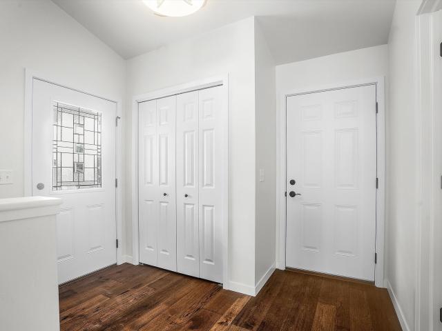 1920 Ravenswood Ln