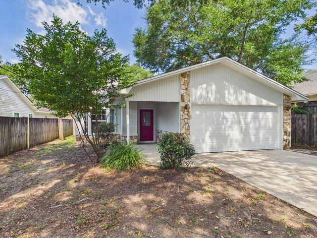 1920 Redwood Ave, Niceville, FL 32578