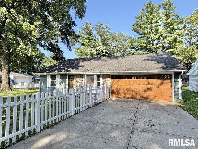 1920 Stanhope Rd, Springfield, IL 62702