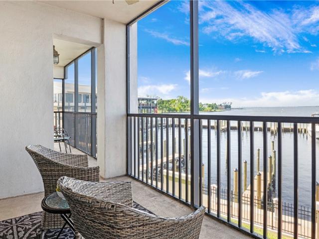 1920 Virginia Ave, Unit 202, Fort Myers, FL 33901 | MLS #2025011