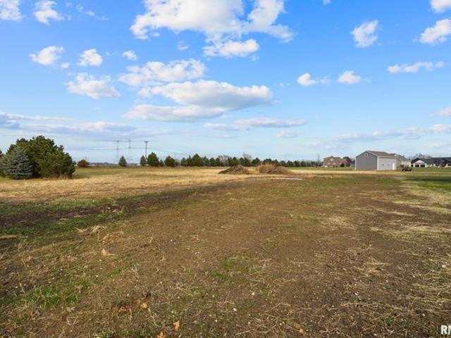 1920 1922 Mayflower Dr, Pekin, IL 61554