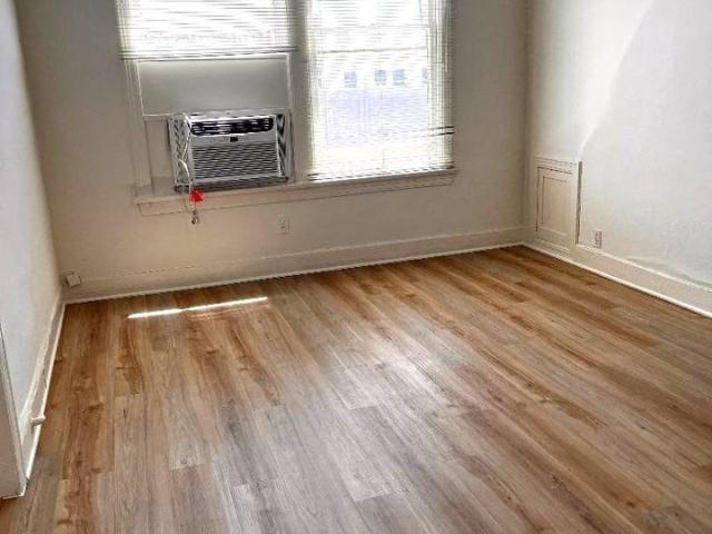 1920s Traditional Hollywood Walk Studio Apartment for Rent at 1819 N Kingsley Dr, Los Angeles, CA 90027 Greater Griffith Park