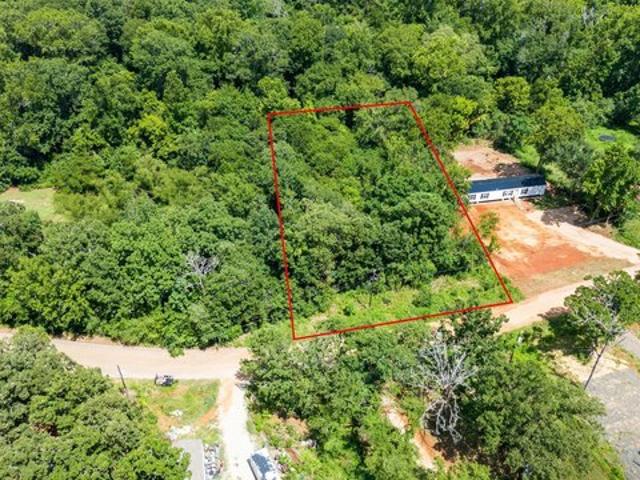 19213 Hillside Dr, Tyler, TX 75703