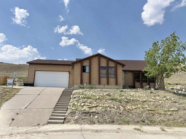 1921 Berry Dr, Kemmerer, WY 83101