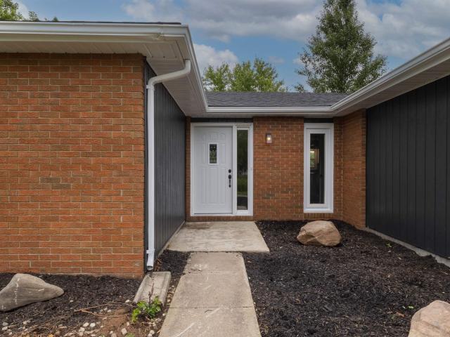 1921 E Cardinal Drive